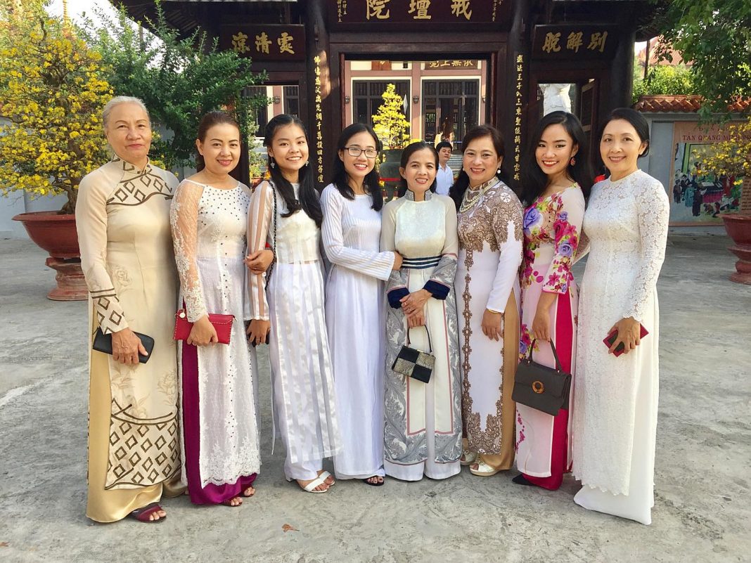 Vietnamese Traditional Costumes: History, Culture and Where to Find ...